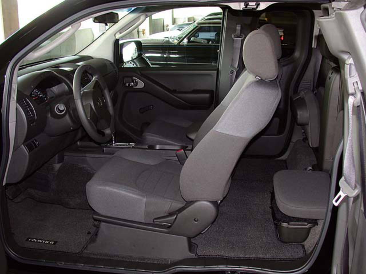 TopWorldAuto >> Photos of Nissan Frontier King Cab - photo galleries