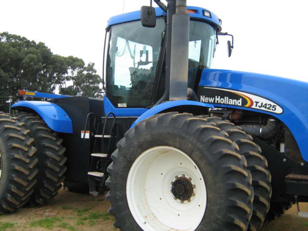 TopWorldAuto >> Photos of New Holland TJ425 - photo galleries