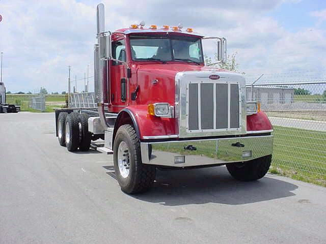 TopWorldAuto >> Photos of Peterbilt 365 - photo galleries