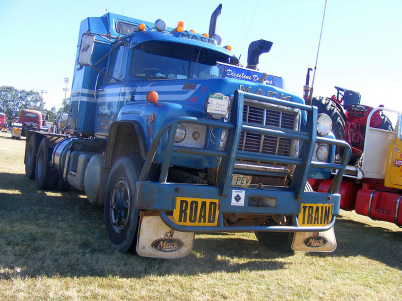 TopWorldAuto >> Photos of Mack R700 - photo galleries