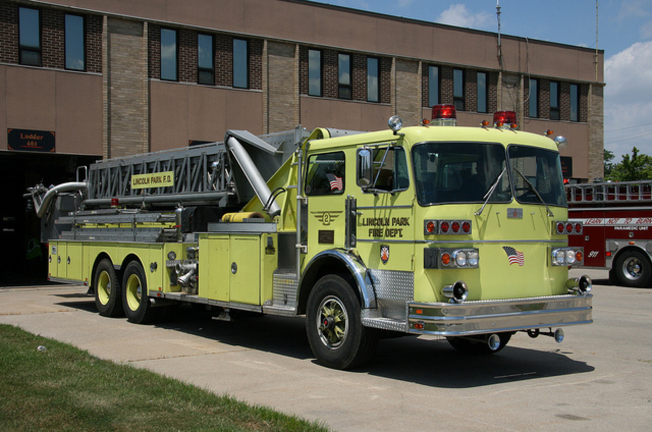 TopWorldAuto >> Photos of Sutphen Ladder truck - photo galleries