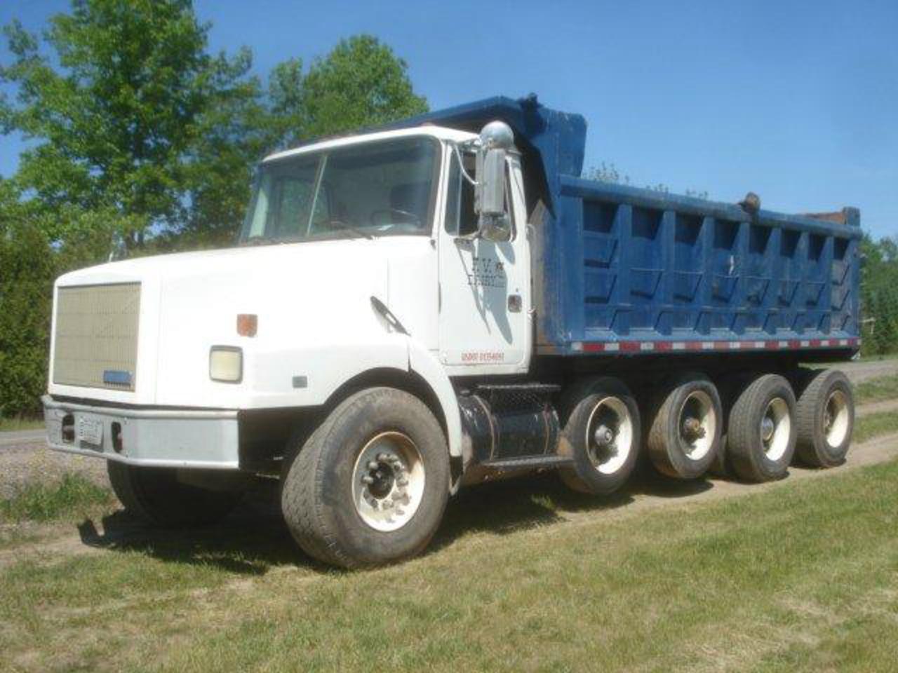 TopWorldAuto >> Photos of WhiteGMC WG64 - photo galleries