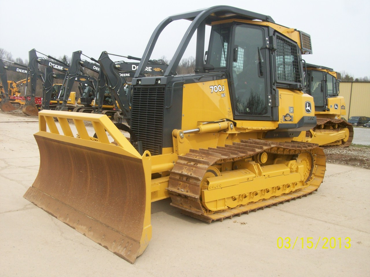 TopWorldAuto >> Photos of John Deere 700J - photo galleries