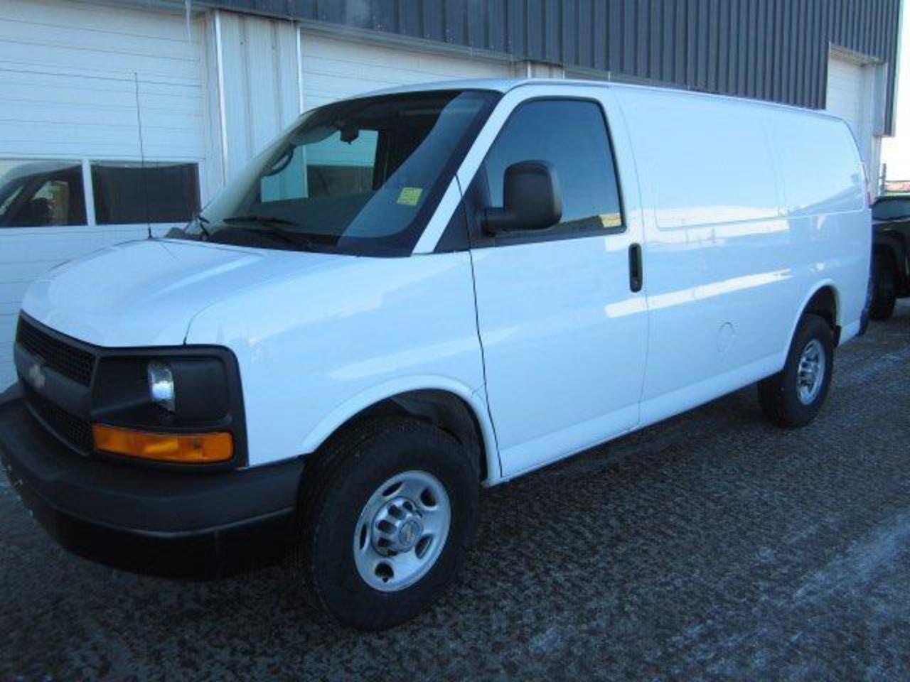 TopWorldAuto >> Photos of Chevrolet Express 2500 Cargo 1WT - photo ...