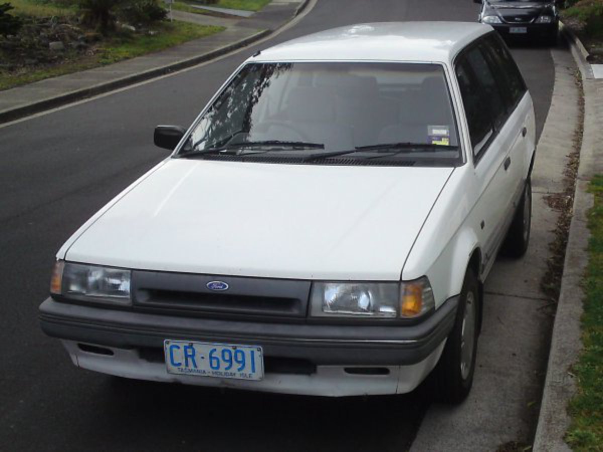 TopWorldAuto >> Photos of Ford Laser GL - photo galleries