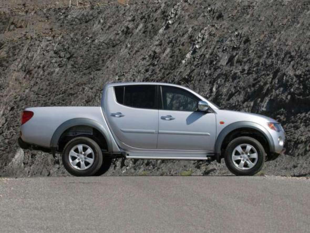 TopWorldAuto >> Photos of Mitsubishi L200 DI-D - photo galleries