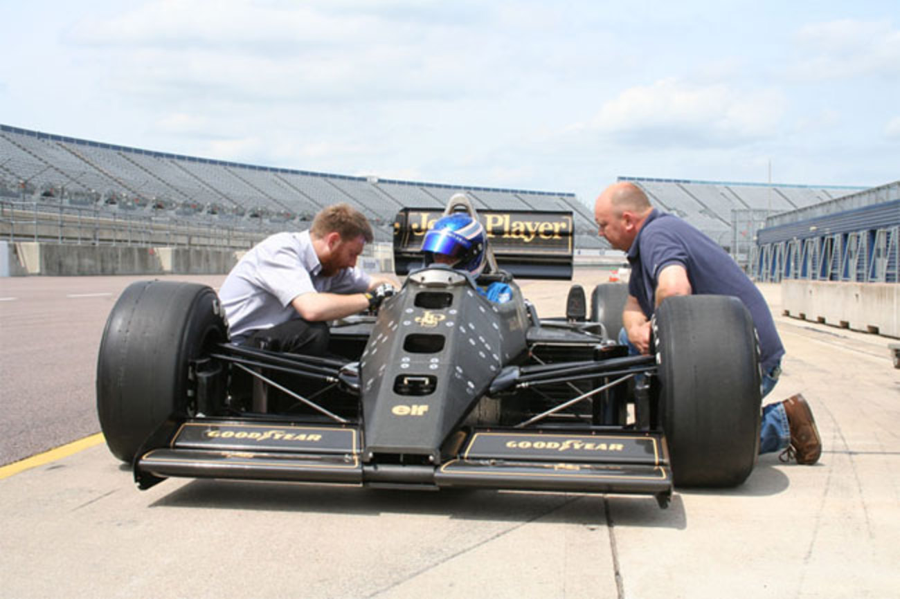 TopWorldAuto >> Photos of Lotus 98T - photo galleries