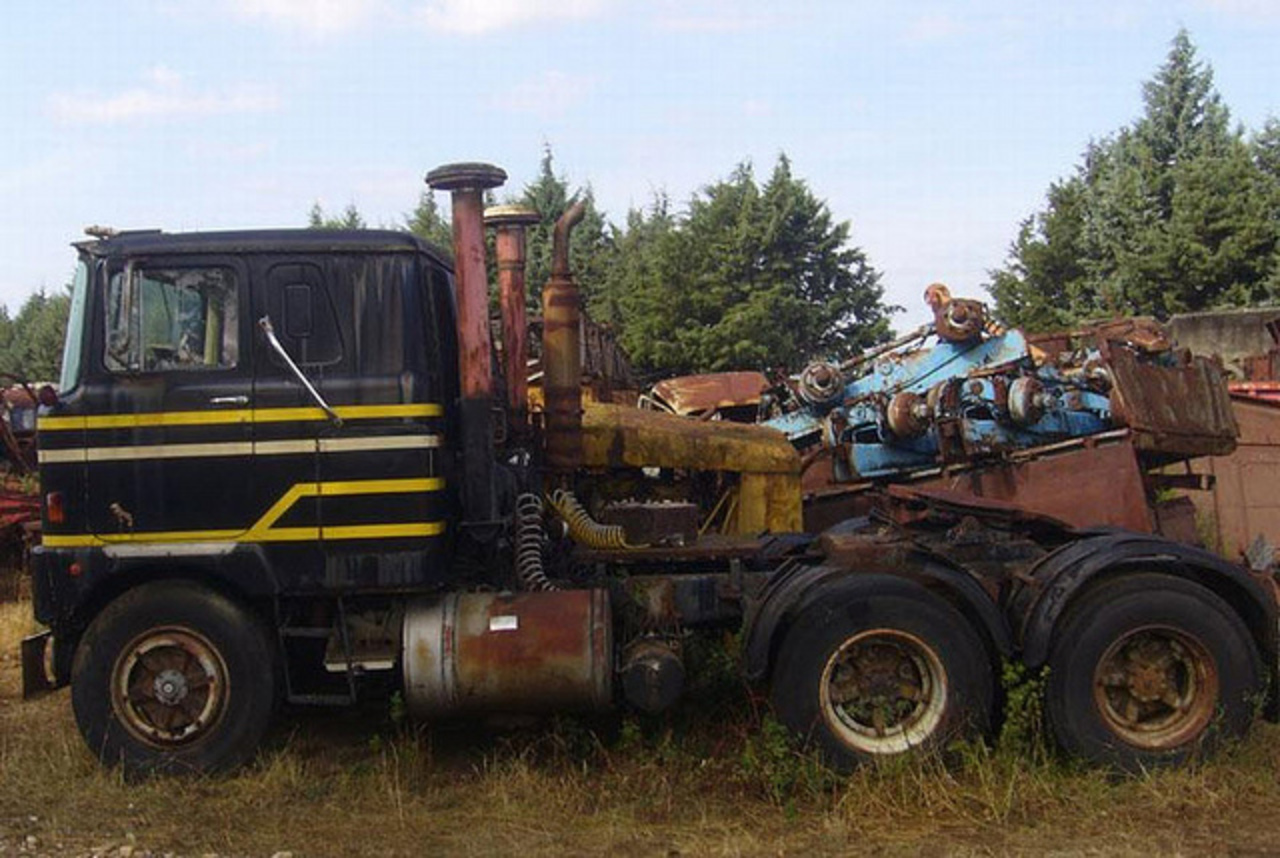 TopWorldAuto >> Photos of Mack F700 - photo galleries