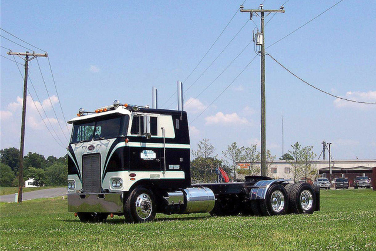 TopWorldAuto >> Photos of Peterbilt 352 - photo galleries