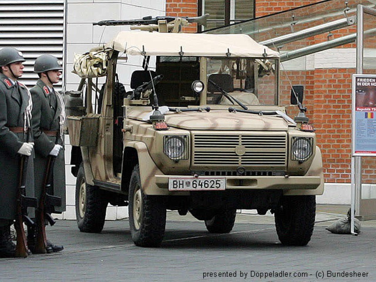 TopWorldAuto >> Photos of PUCH G - photo galleries