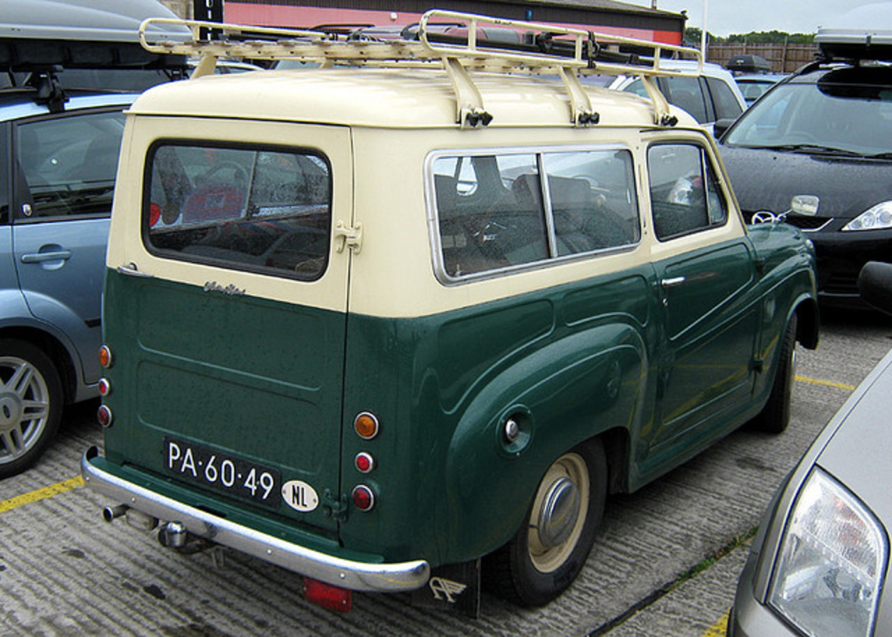 TopWorldAuto >> Photos of Austin A35 Countryman - photo galleries