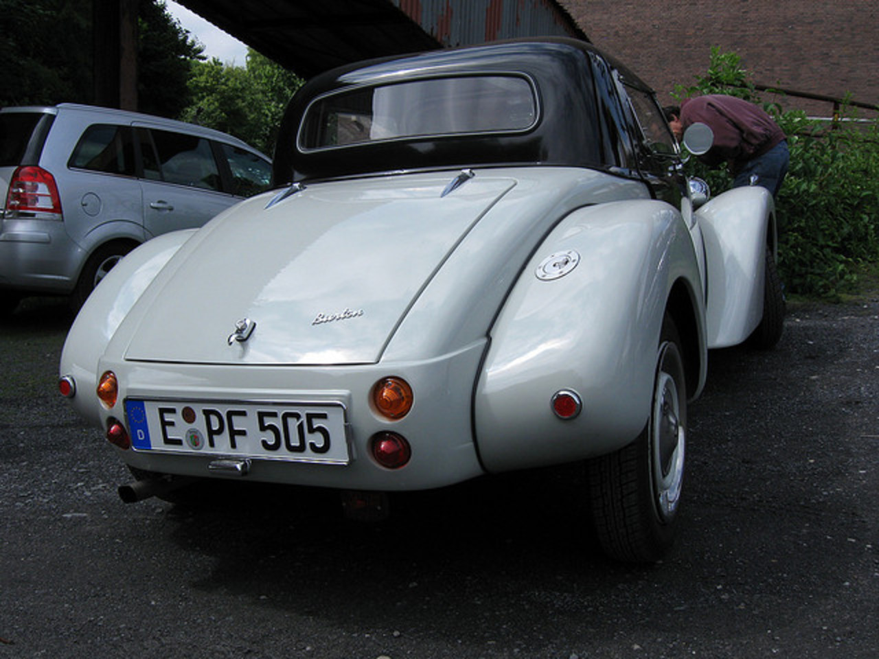 TopWorldAuto >> Photos of Burton 2CV - photo galleries