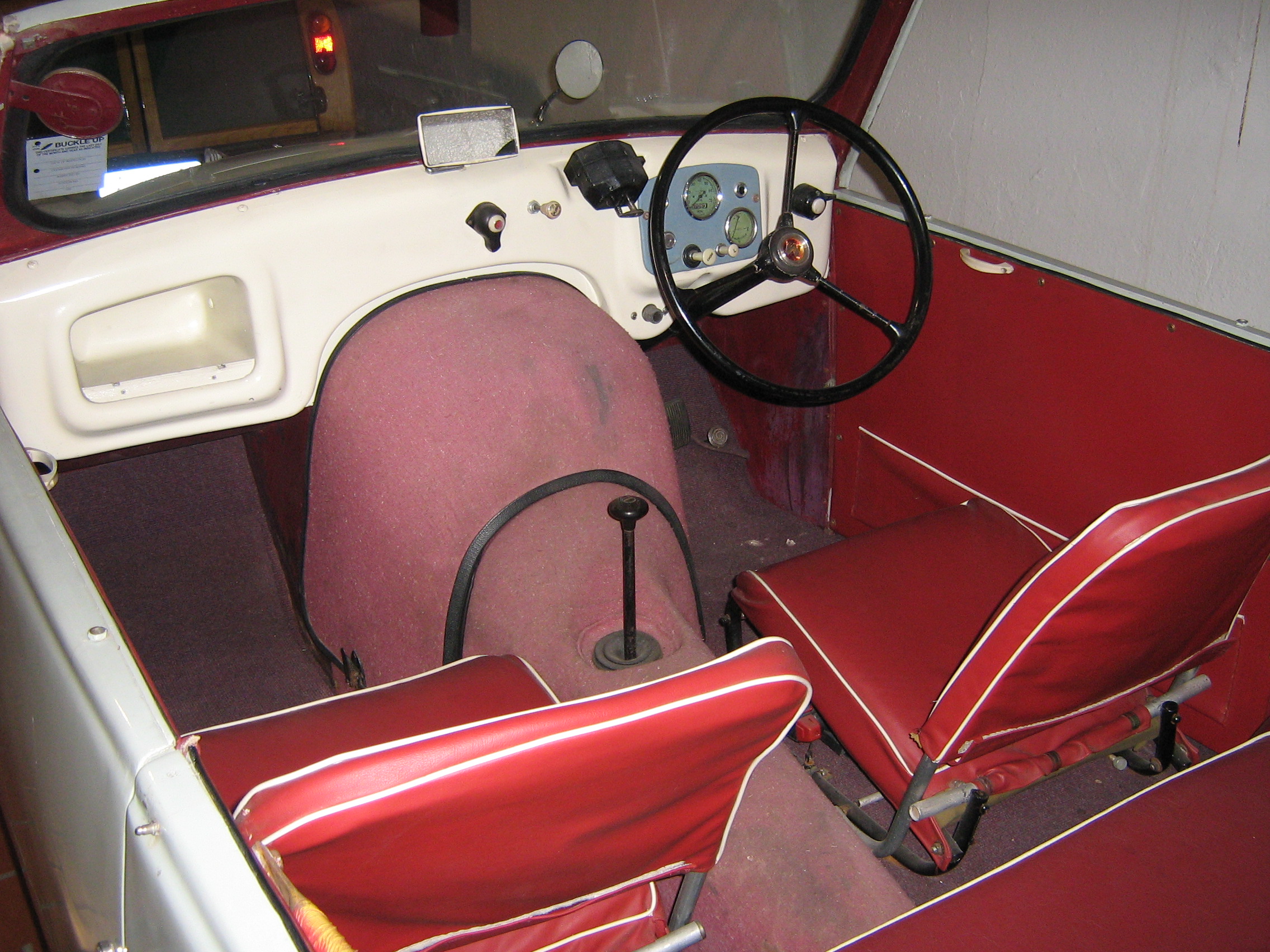 TopWorldAuto >> Photos of Reliant Regal - photo galleries