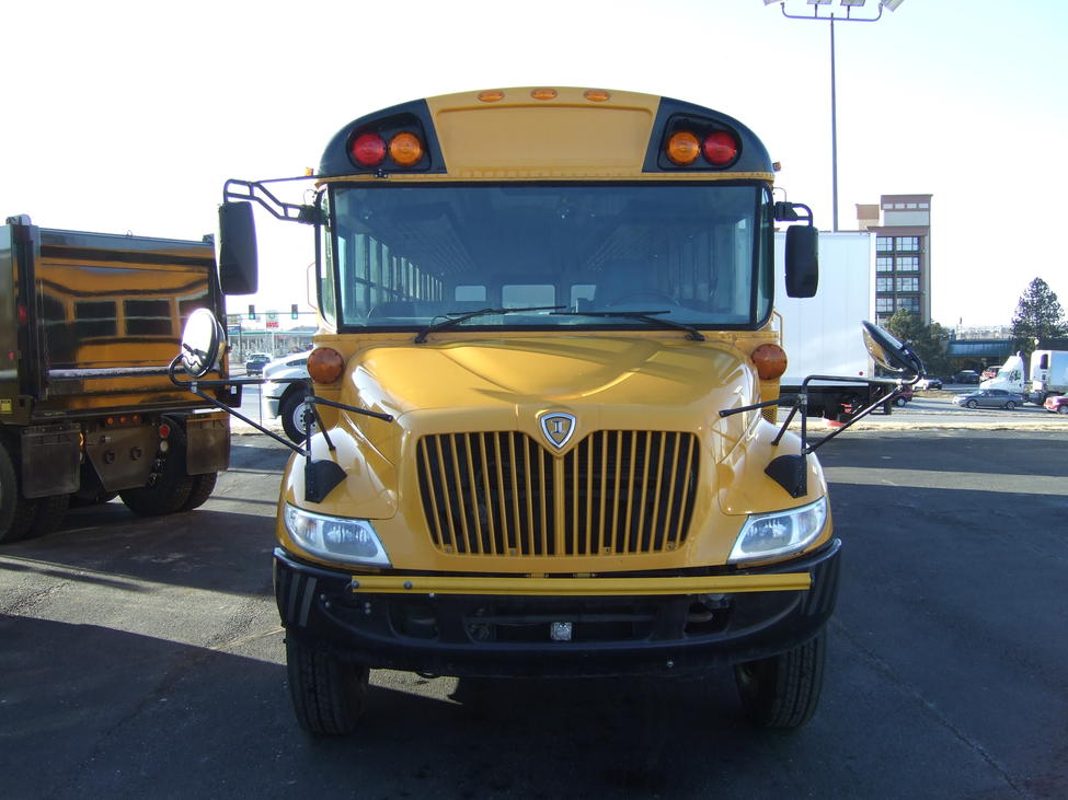 TopWorldAuto >> Photos of International CE200 - photo galleries