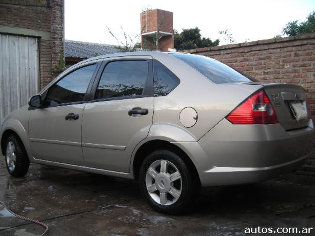 TopWorldAuto >> Photos of Ford Fiesta Max Edge - photo galleries