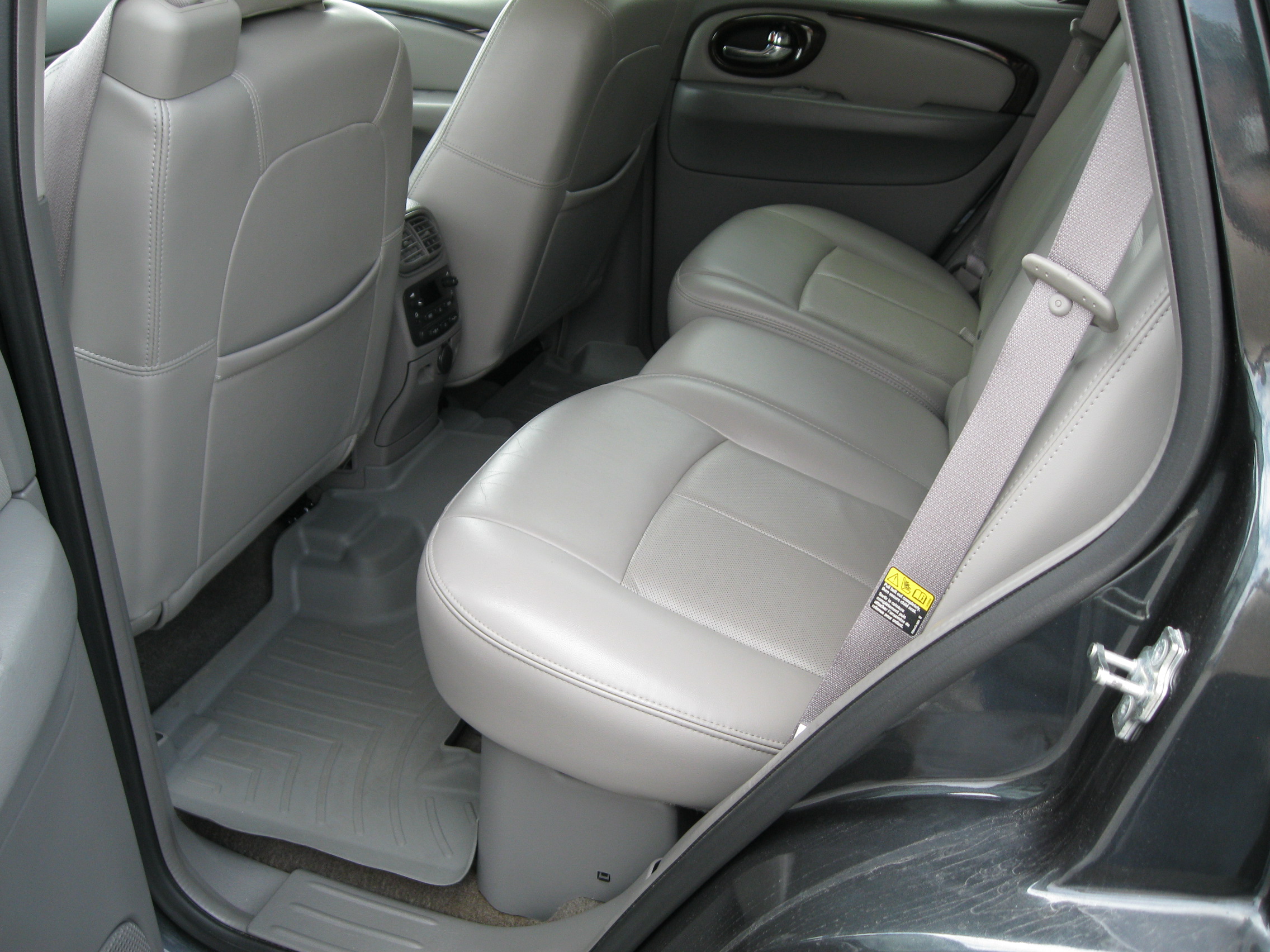 TopWorldAuto >> Photos of Buick ranier - photo galleries