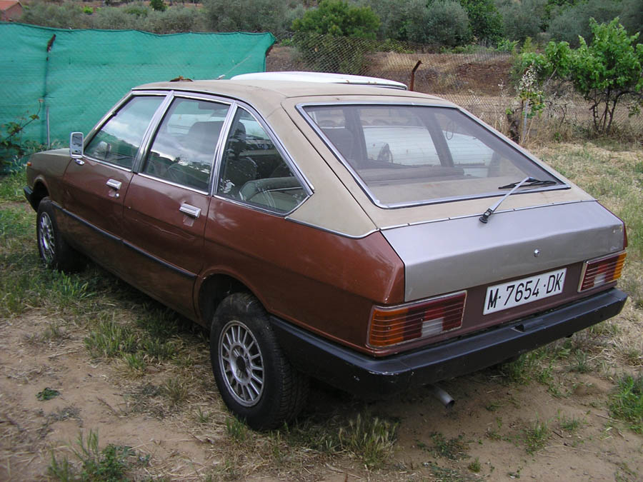 TopWorldAuto >> Photos of Chrysler 150 - photo galleries