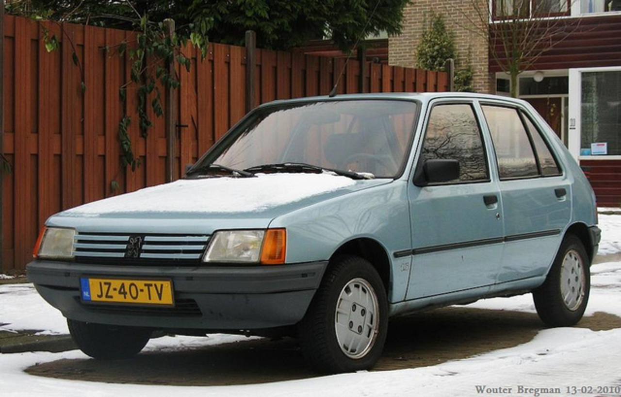 TopWorldAuto >> Photos of Peugeot 205 GR - photo galleries