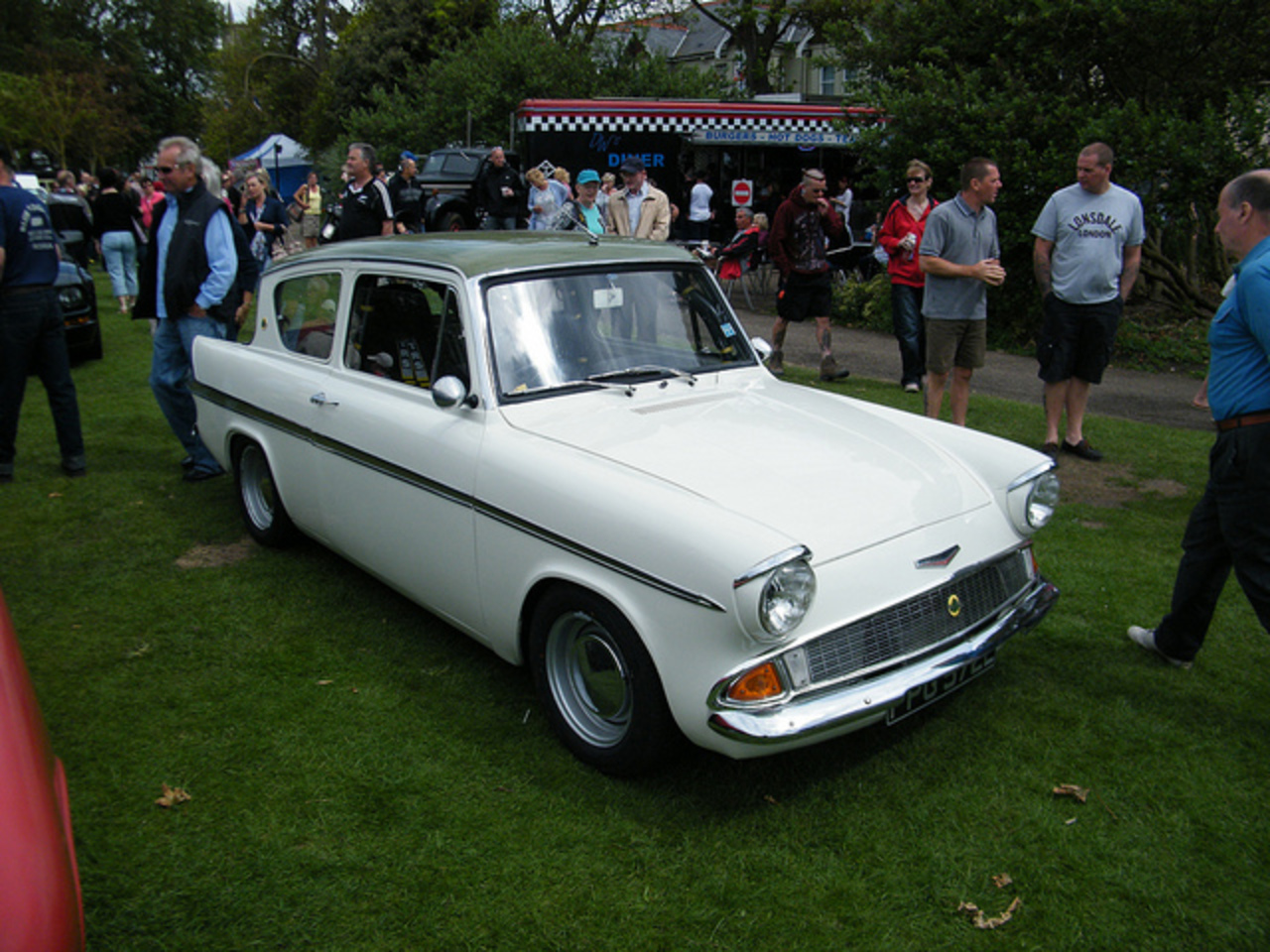 TopWorldAuto >> Photos of Anglia 1200 - photo galleries