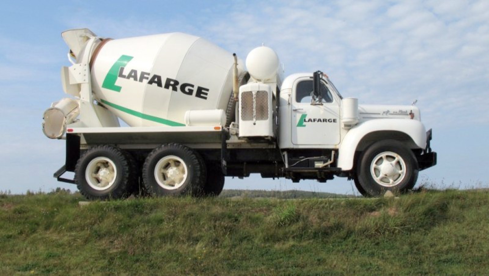 TopWorldAuto >> Photos of Mack B-42 - photo galleries