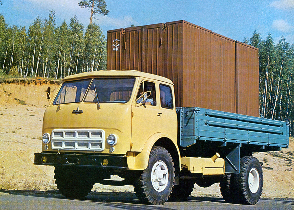 TopWorldAuto >> Photos of MAZ 500A - photo galleries