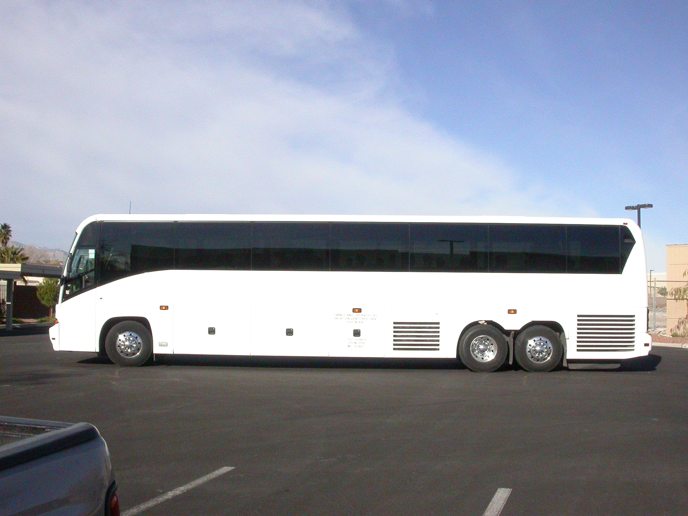 TopWorldAuto >> Photos of MCI J4500 - photo galleries