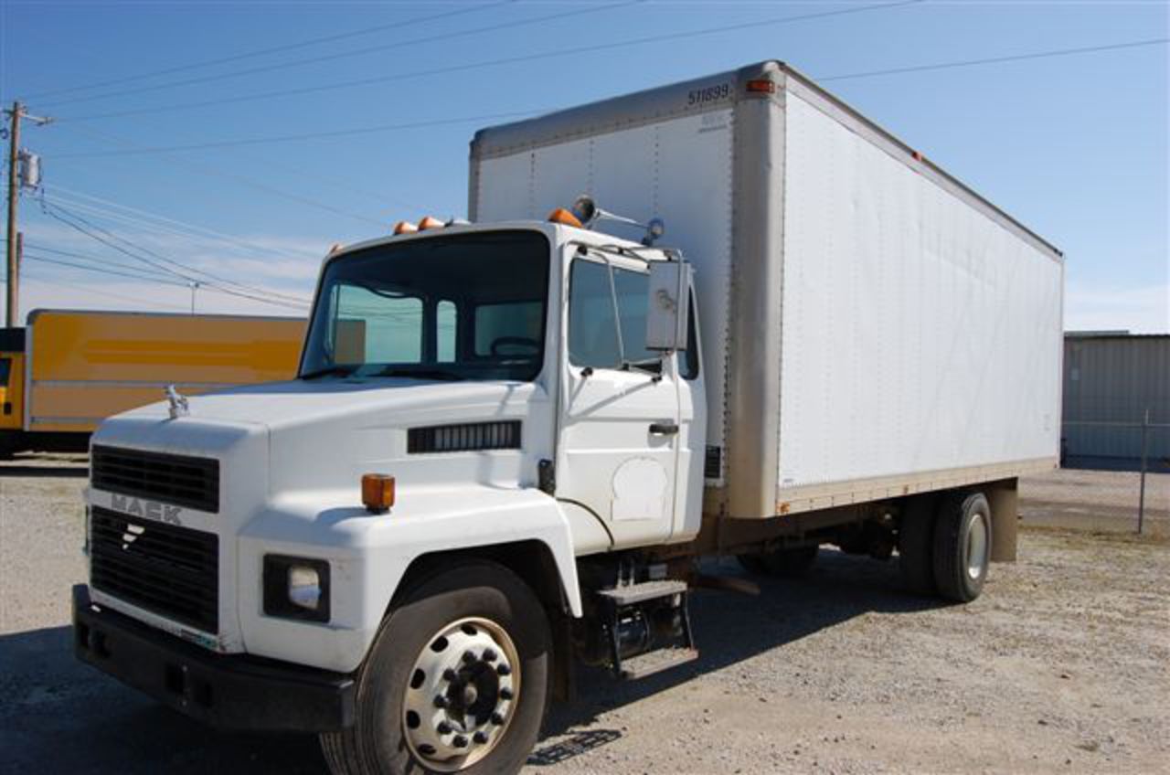 TopWorldAuto >> Photos of Mack CS200 - photo galleries