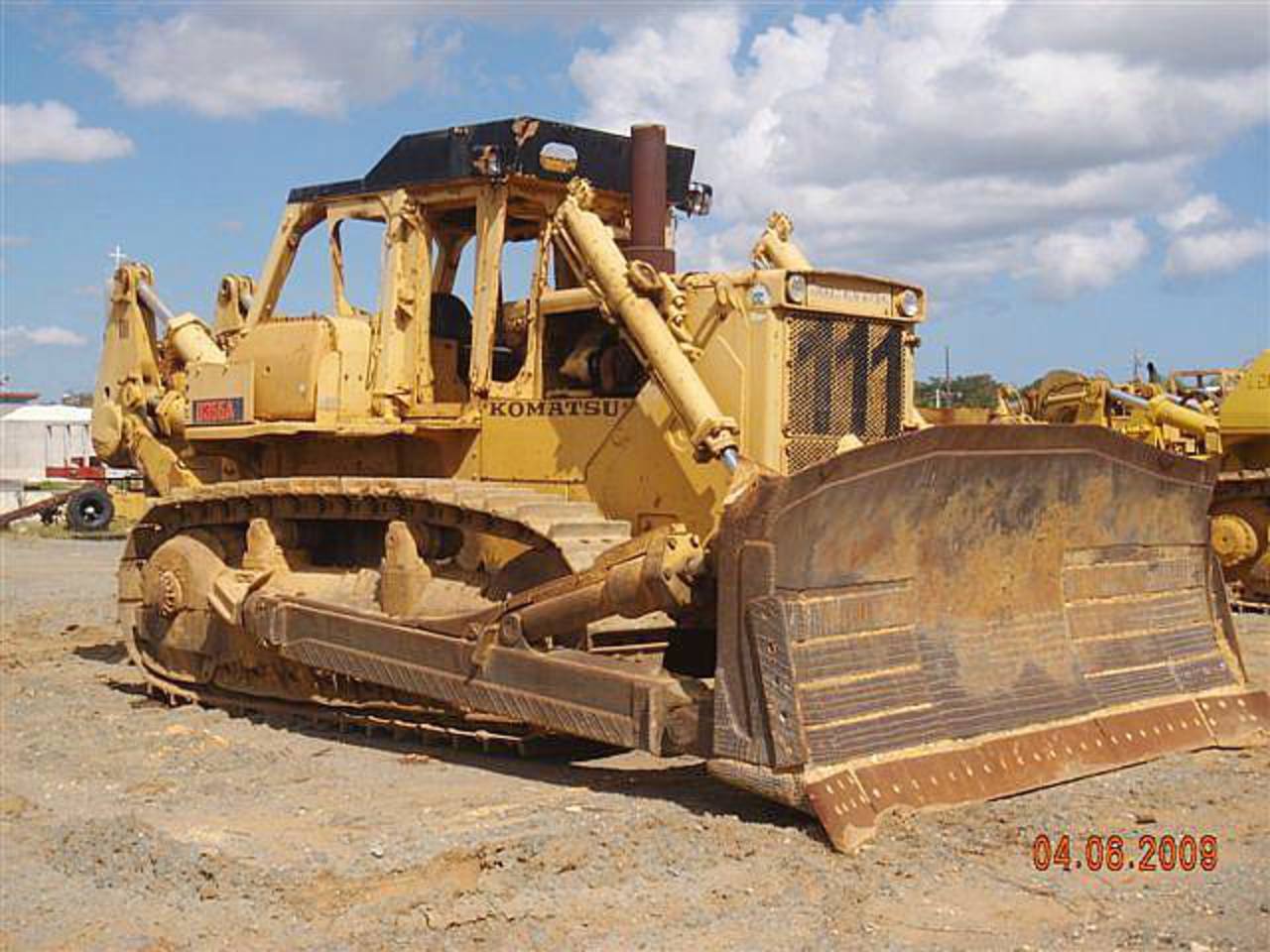 TopWorldAuto >> Photos of Komatsu D355 - photo galleries