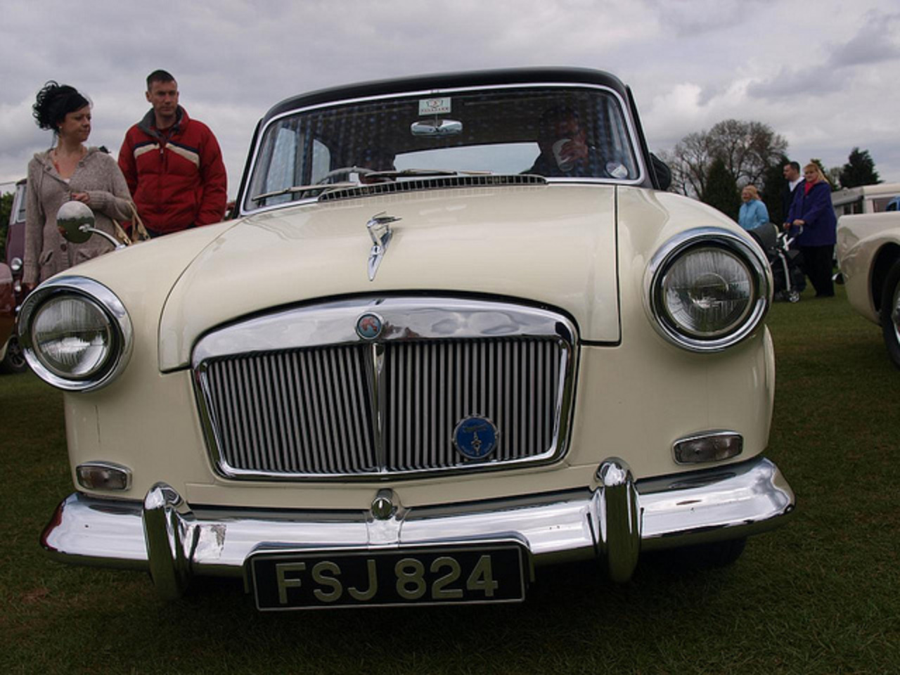 TopWorldAuto >> Photos of Standard Sportsman - photo galleries