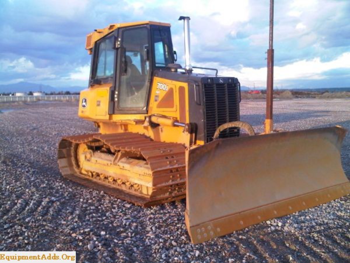 TopWorldAuto >> Photos of John Deere 700J - photo galleries