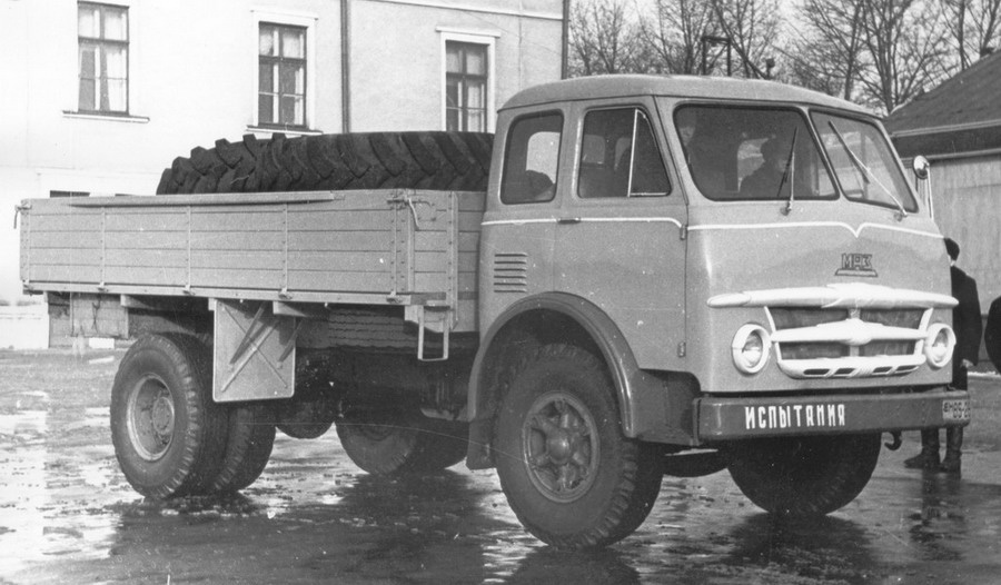 TopWorldAuto >> Photos of MAZ 500 - photo galleries