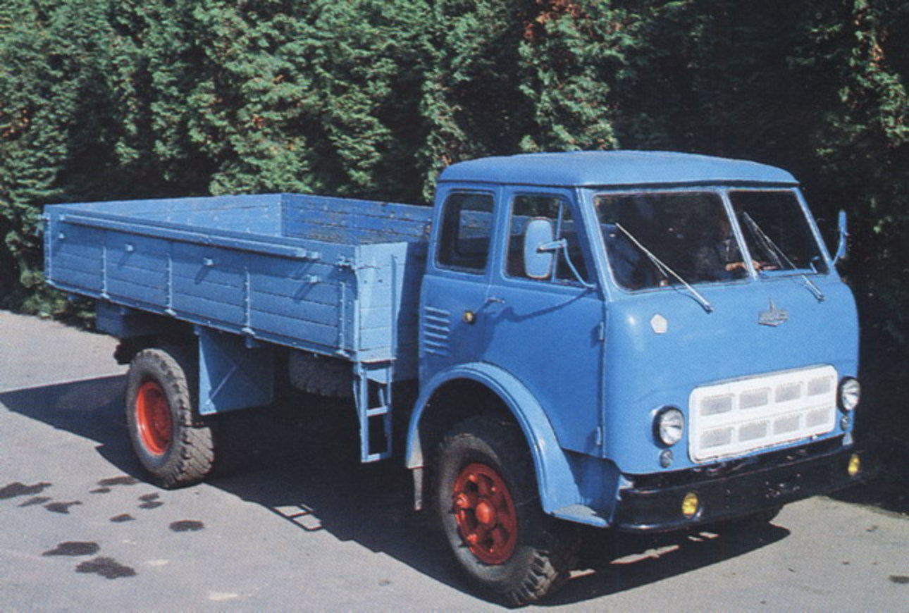 TopWorldAuto >> Photos of MAZ 500A - photo galleries