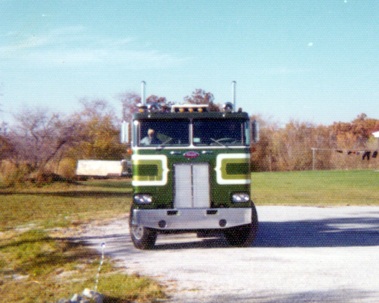 TopWorldAuto >> Photos of Peterbilt 352 - photo galleries