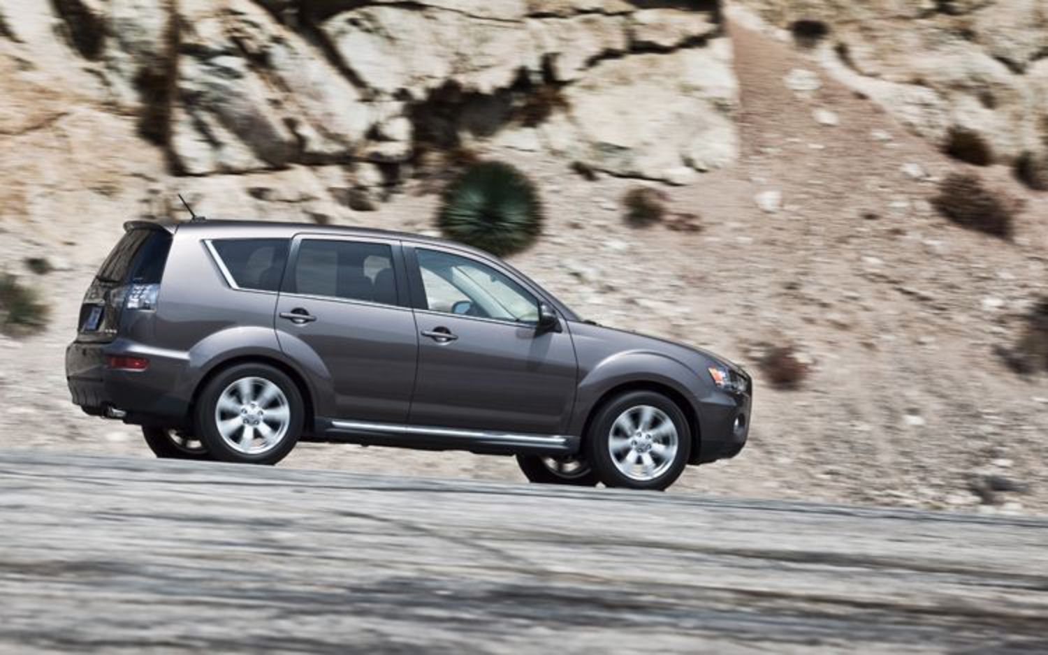 TopWorldAuto >> Photos of Mitsubishi Outlander 24 AWD - photo galleries