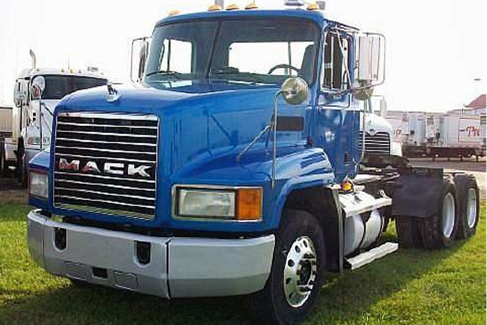 TopWorldAuto >> Photos of Mack CH 613 - photo galleries