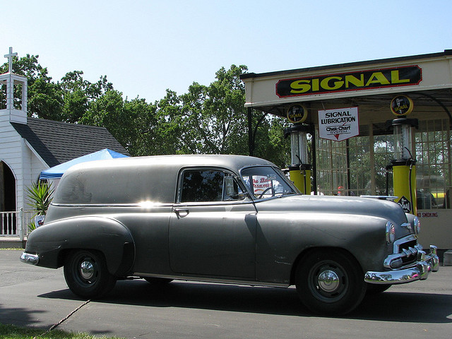 Chevrolet Panel Delivery with a 1952 Gril - specs, photos, videos and ...