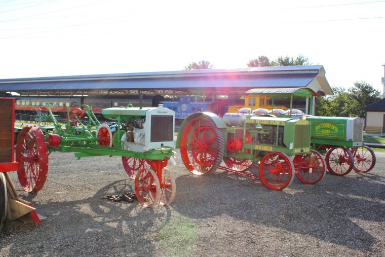 Heider Friction Drive Tractor 1jpg - specs, photos, videos and more on ...