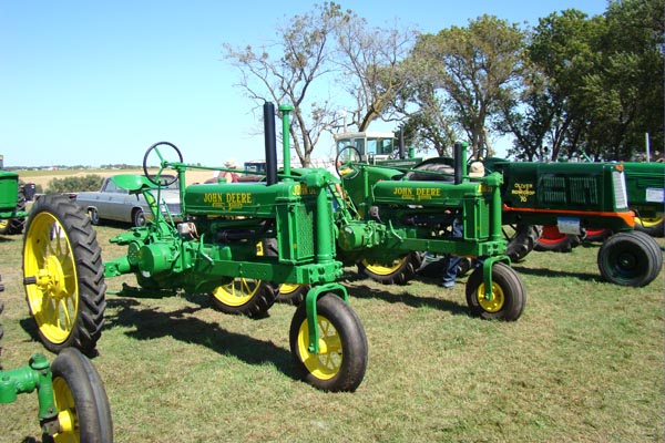 John Deere Model HN - specs, photos, videos and more on TopWorldAuto