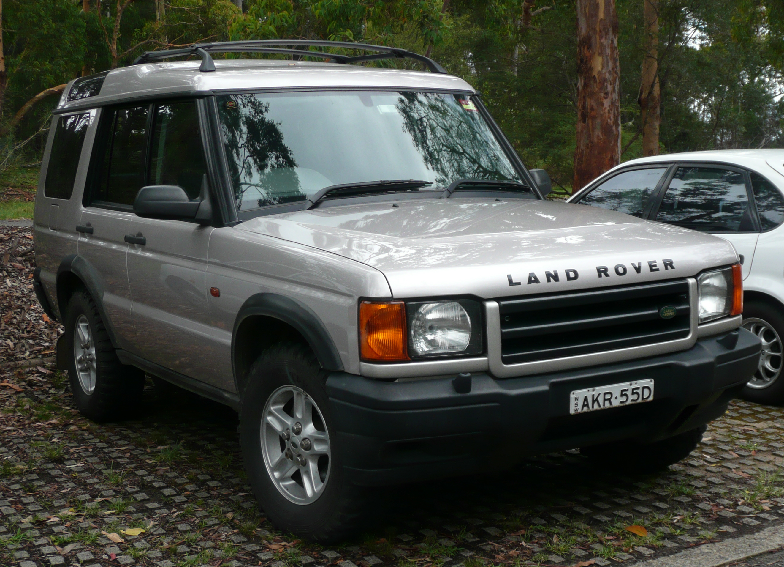 Land Rover Discovery II - specs, photos, videos and more on TopWorldAuto