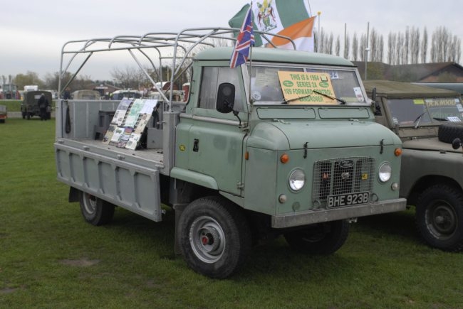 Land Rover Series IIa Forward Control - specs, photos, videos and more ...