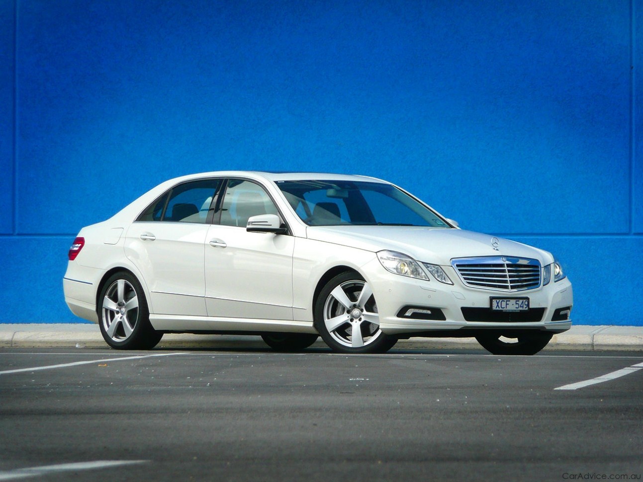 Mercedes-Benz E 500 Elegance - specs, photos, videos and more on ...