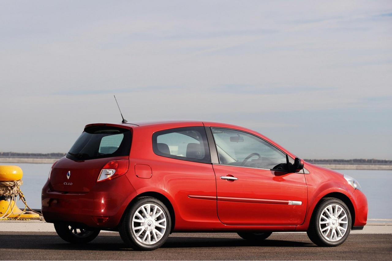 Renault Clio 15 dCi Expression - specs, photos, videos and more on ...