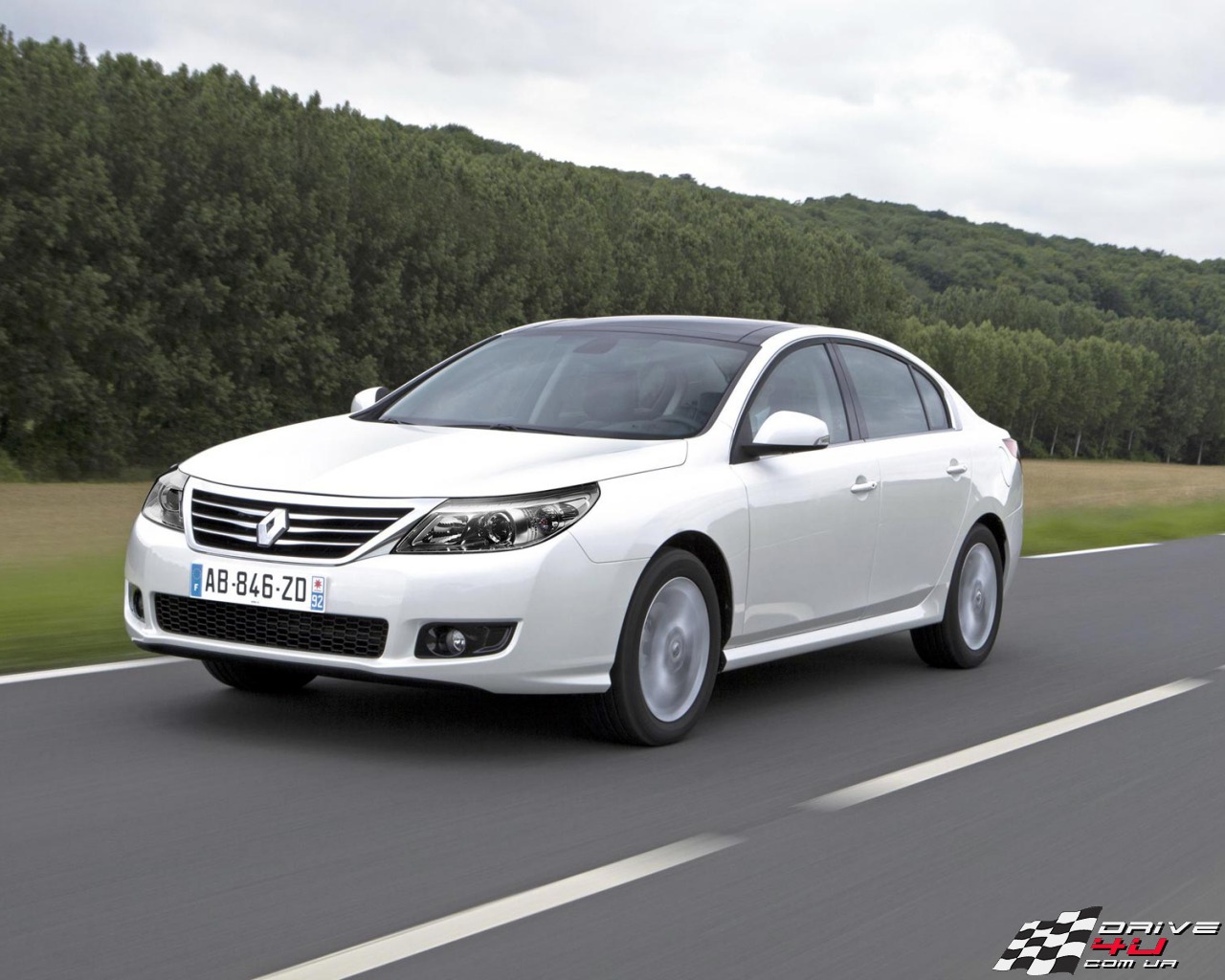 TopWorldAuto >> Photos of Renault Latitude 20 Dynamique - photo galleries