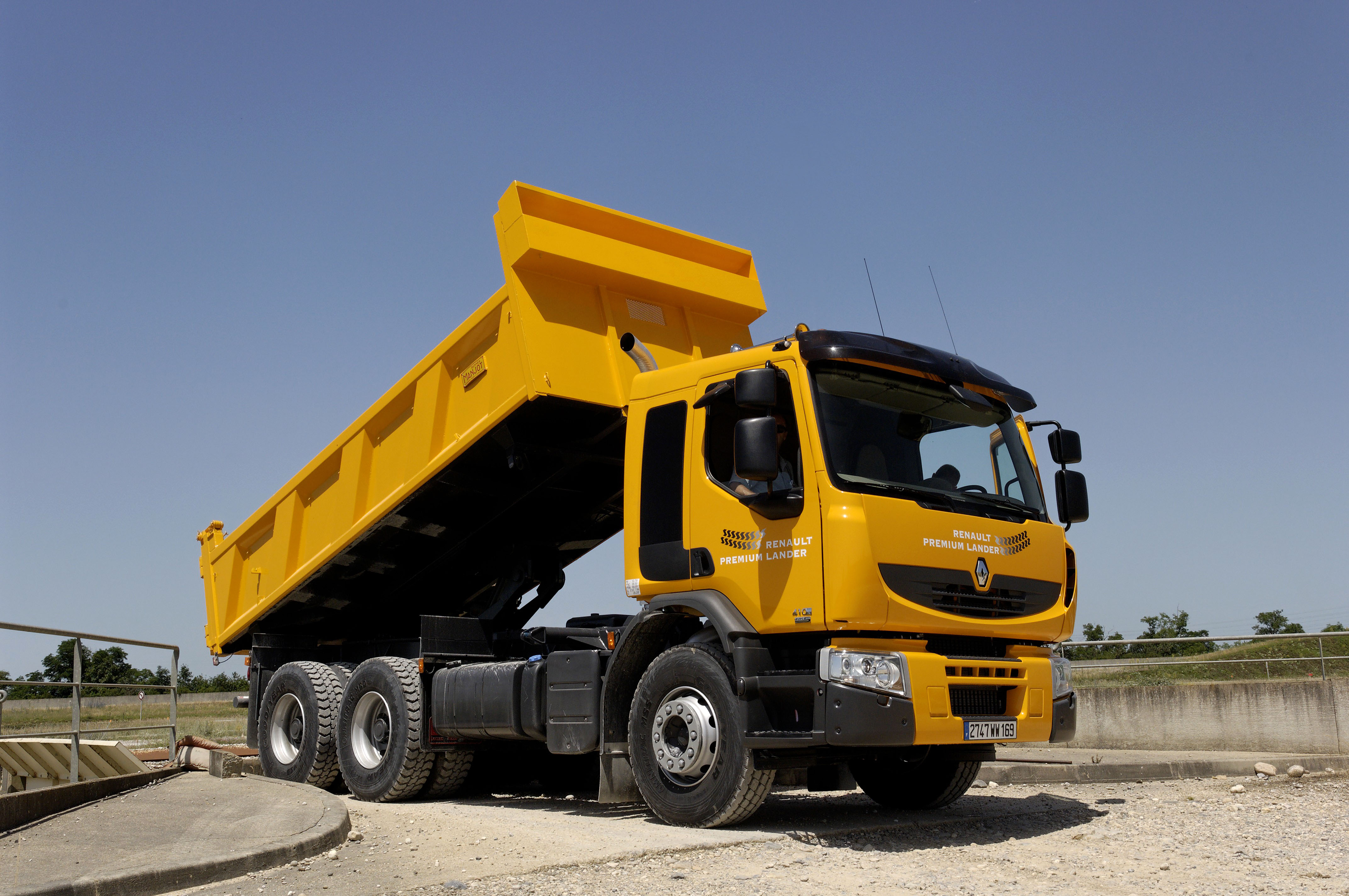 Renault Premium Lander - specs, photos, videos and more on TopWorldAuto