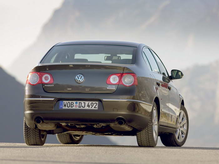 Volkswagen Passat 32 FSi 4Motion - specs, photos, videos and more on ...