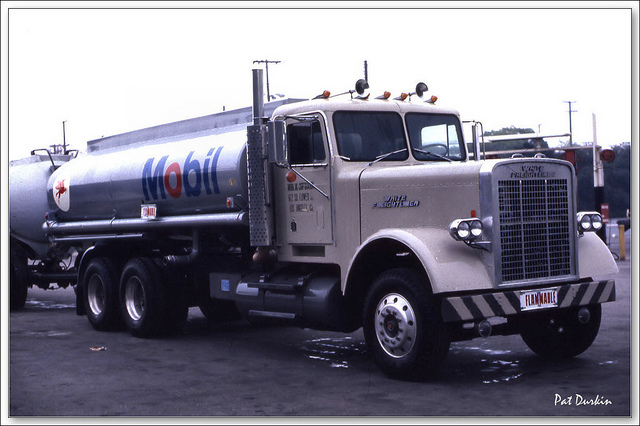 White Freightliner WFC - specs, photos, videos and more on TopWorldAuto