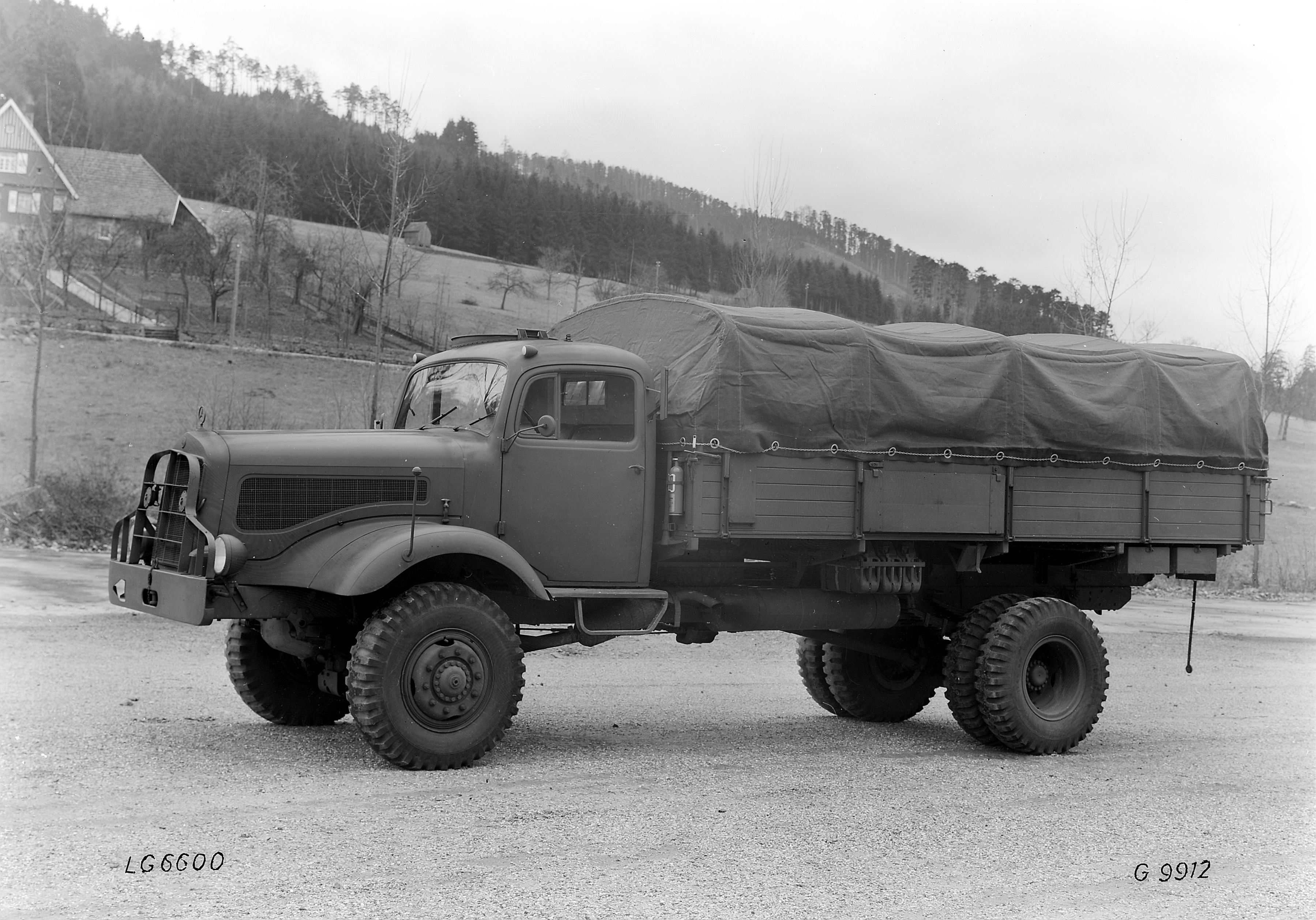 Mercedes-Benz Unimog 4000 - specs, photos, videos and more on TopWorldAuto