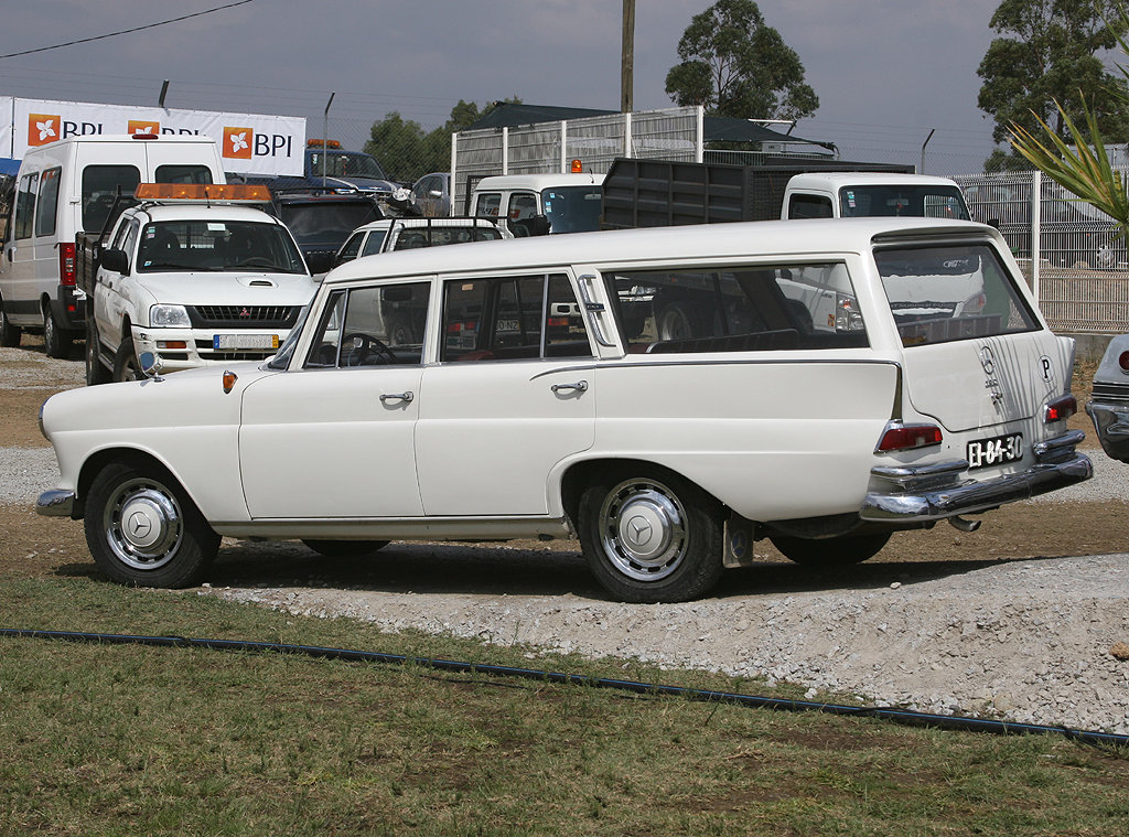 Mercedes-Benz D403 - specs, photos, videos and more on TopWorldAuto