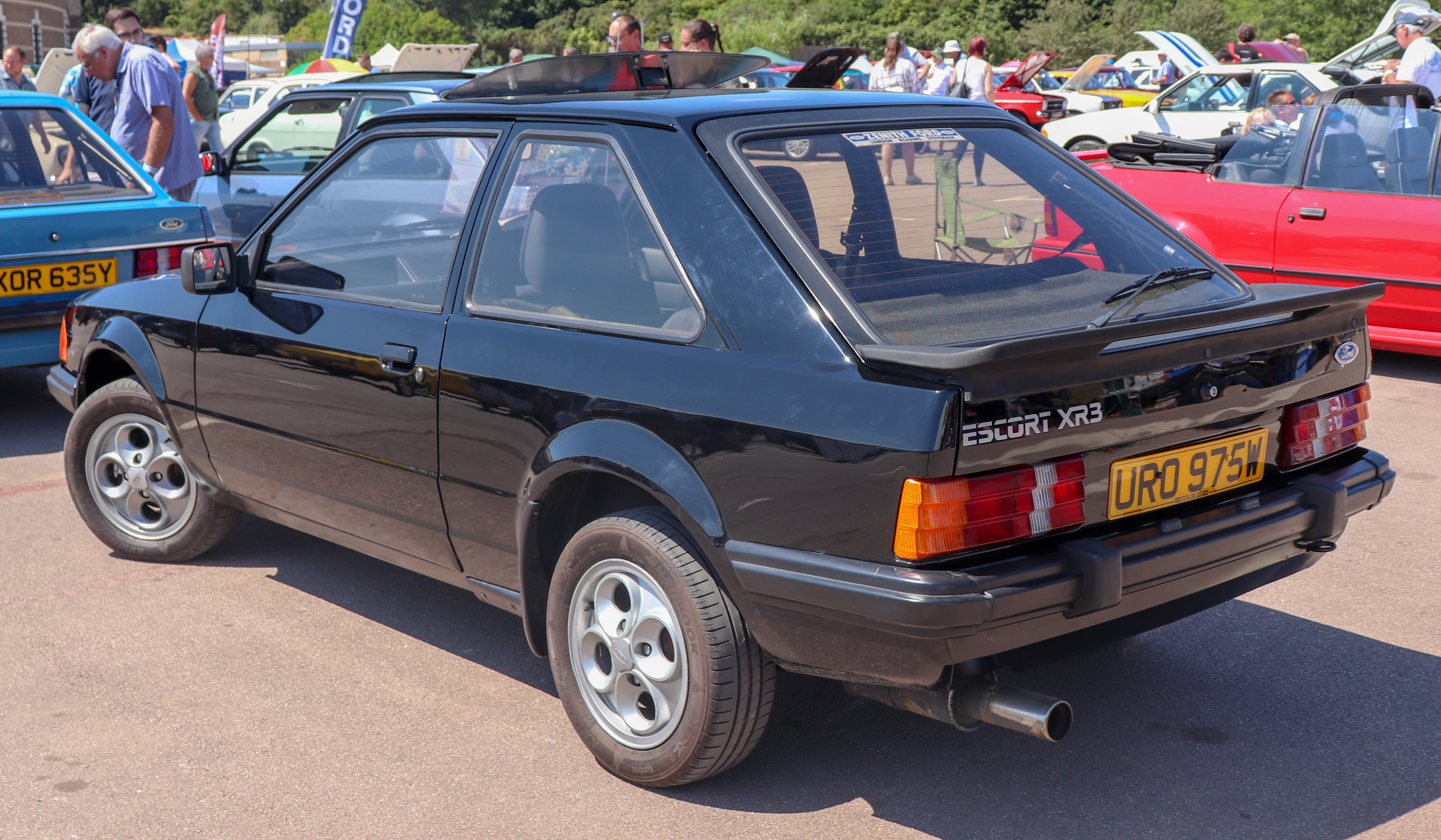 Ford Escort XR3 - specs, photos, videos and more on TopWorldAuto