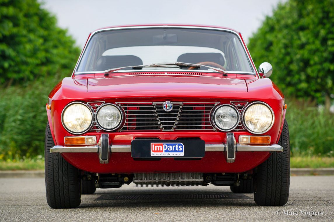 Alfa Romeo Giulia 2000 GTV - specs, photos, videos and more on TopWorldAuto